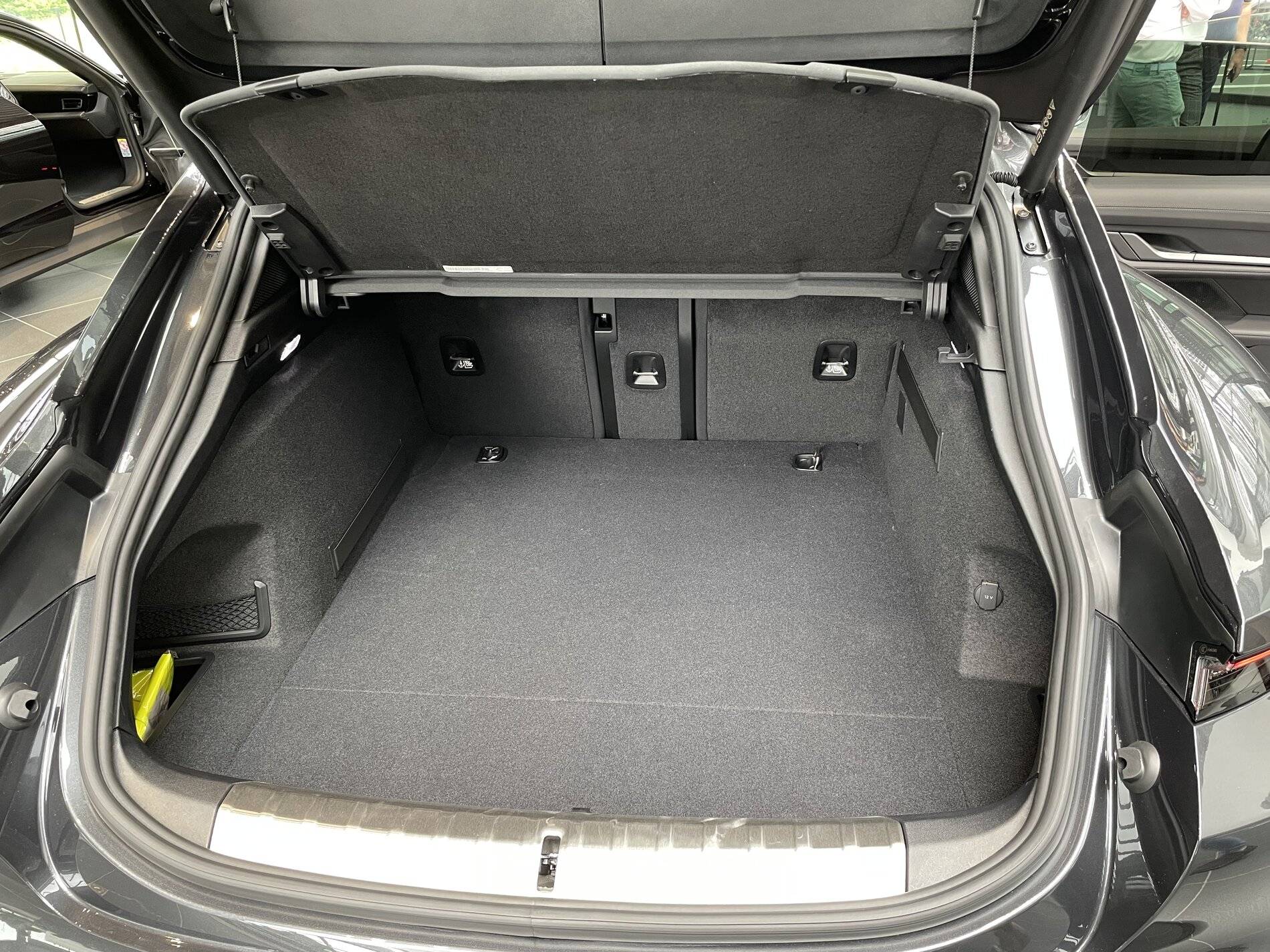 Trunk Taycan vs Cross Turismo | TaycanForum -- Porsche Taycan Owners ...