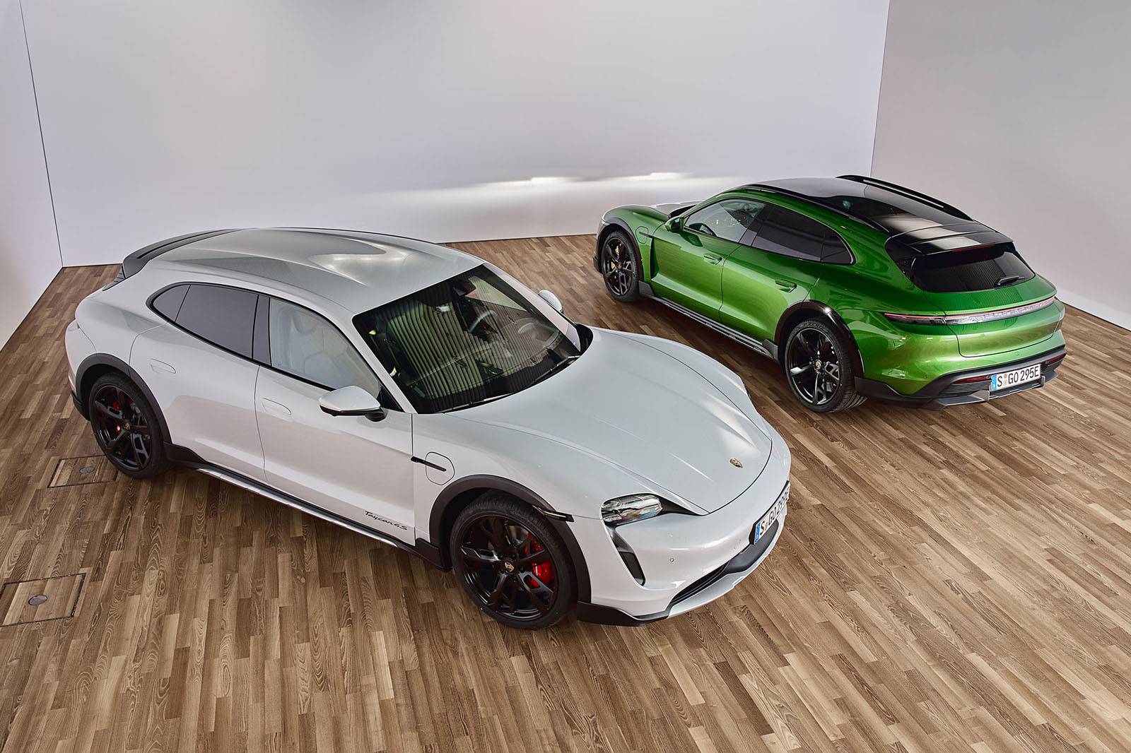 World Premiere of the Taycan Cross Turismo! | TaycanForum -- Porsche ...