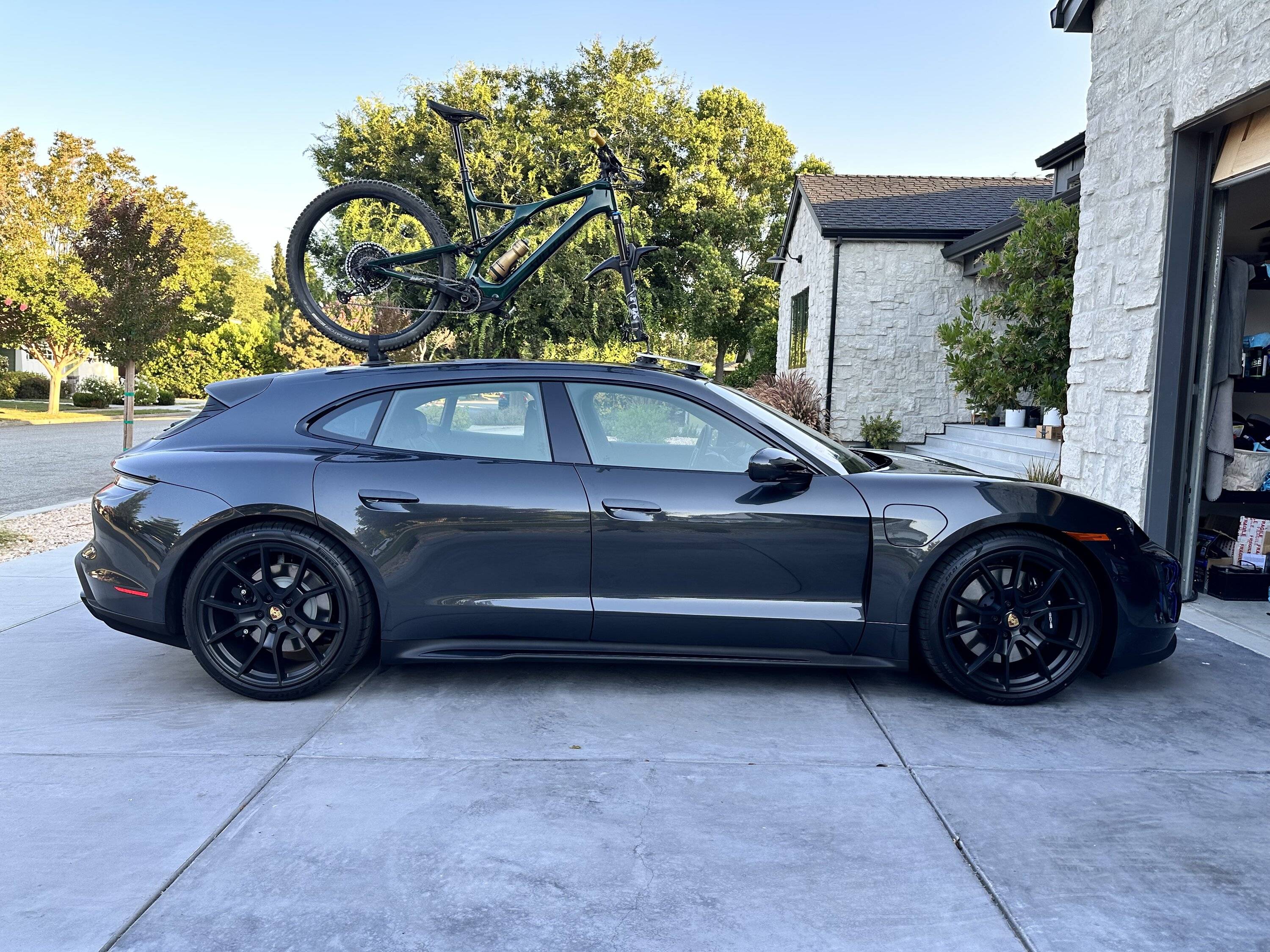 Popping sound when using Seasucker Talon | TaycanForum -- Porsche ...