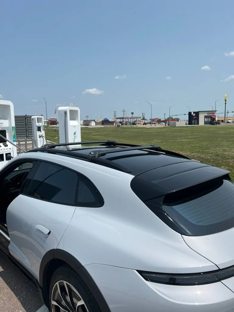 Thule Edge Wingbar or Porsche roofbars for CT4? | TaycanForum ...
