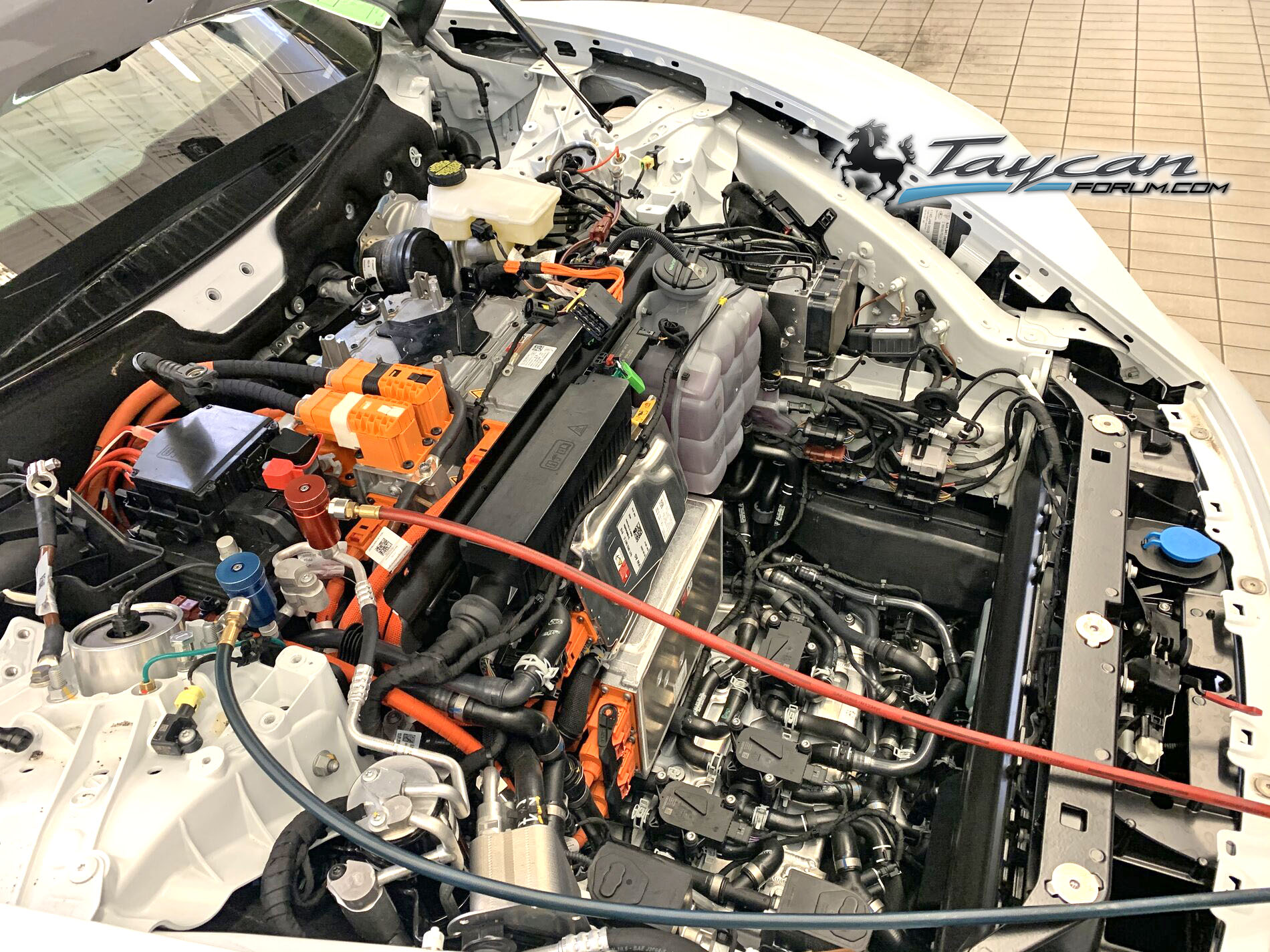 The naked frunk (front trunk cover / shroud removed) | TaycanForum ...