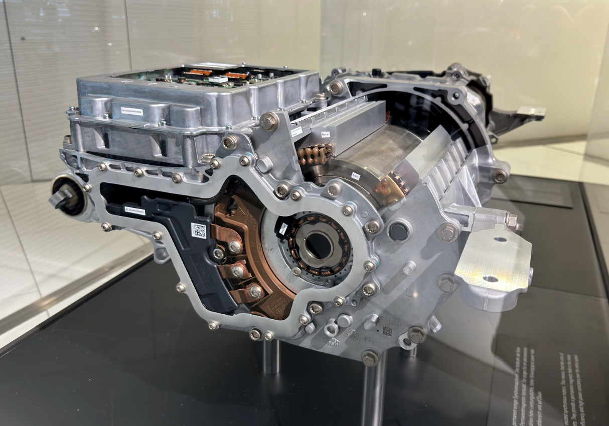 Cutaway of Taycan rear motor at Porsche Museum | TaycanForum -- Porsche ...